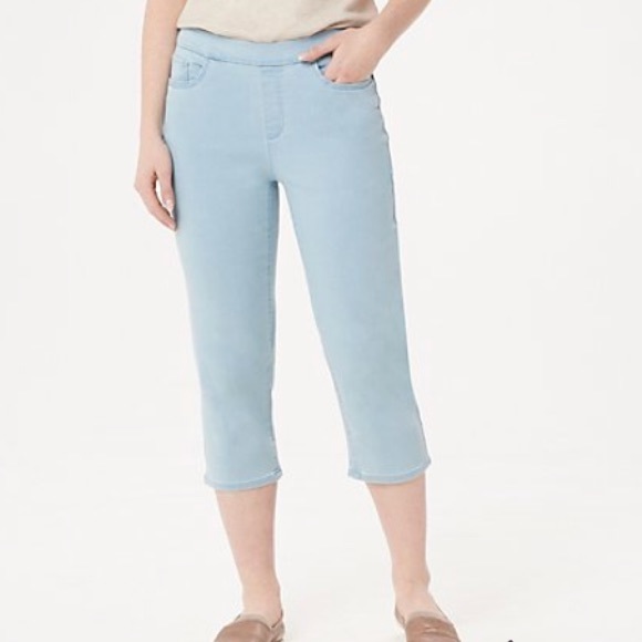 Denim&Co | Pants & Jumpsuits | Denimco Soft Stretch Pull On Capri Jeans ...